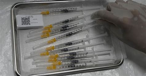 Скільки людей вакциновано в Україні від коронавірусу статистика за 2 вересня — Укрaїнa