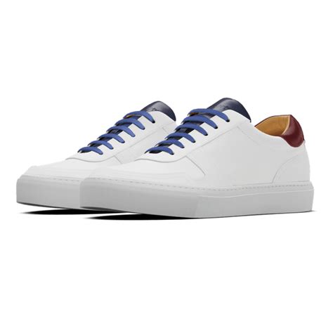 Weißer Blauer Und Burgundroter Sneaker Aus Kalbsleder