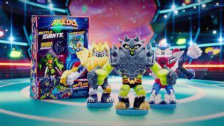 Akedo Ultimate Arcade Warriors Deliver Battles Between Giants The Toy