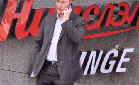 Сангийн сайд бүлэг рүүгээ буруу чихэв үү