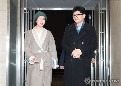 배현진 피습 8일 만에 첫 공개행사…한동훈 깜짝 방문 나무뉴스