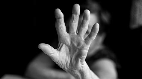 Cùng tìm hiểu cách chữa bệnh phong thấp dân gian hiệu quả và an toàn