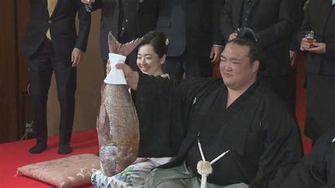 横綱稀勢の里が誕生 「名に恥じぬよう精進」 Youtube
