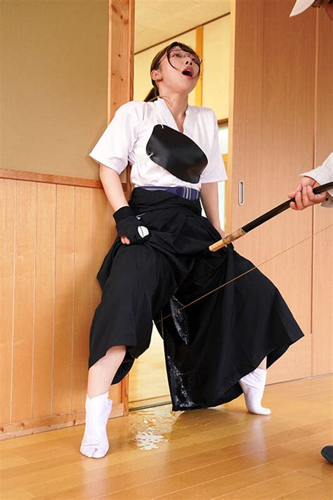 『高画質』 まさかこんなけなげなひよこ女子が媚薬を盛られ理性完全崩壊！！ところかまわず異物オナニー！イキ漏らしアクメ！！ 4 ＜部活中の