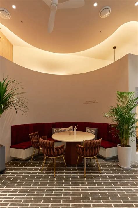 곡선으로 포인트를 준 55평 브런치 레스토랑 인테리어 남양주 별내동