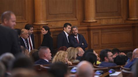 Петков Лично вярвам че в ДБ има много достойни хора Политика България Новините на Nova