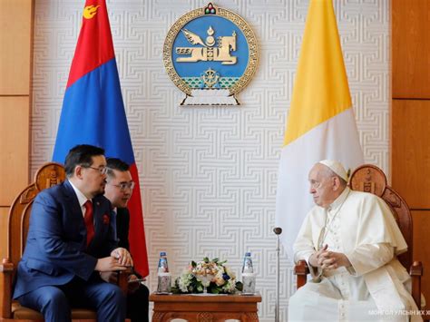 Улсын Их Хурлын дарга Г Занданшатар Гэгээн Ширээт Улсын Төрийн тэргүүйн Пап Францист бараалхлаа