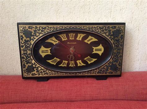 Крупные Настольные Часы Янтарь Кварц СССР Рабочие — покупайте на