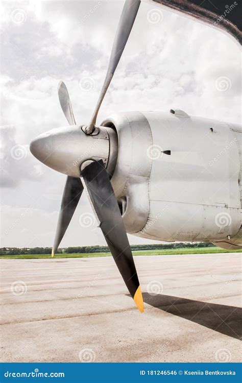 Airplane Turboprop Engine With Wing And With 4 Blade And With Propeller