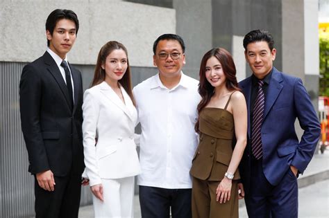 “ป้อน สันต์” นำทีมบวงสรวง ละคร “สงครามสมรส” “แอฟ ตรี ชาคริต” ยกทีมประกาศสงคราม