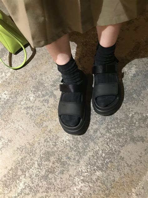 여름 샌들 코디로 딱 좋은 여자 샌들 추천 어그ugg 골든글로우 사이즈 정보 후기 네이버 블로그