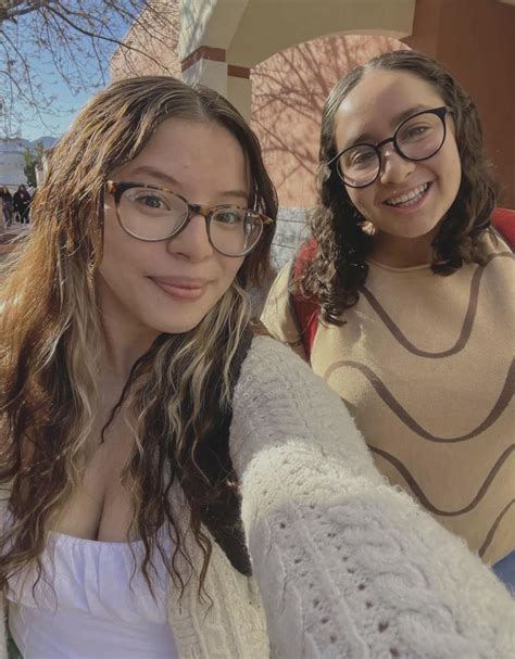Both 18 F Wa Think You Can Handle Us 🤭 We Love Big Guys And Are