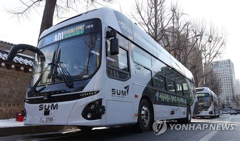 오늘부터 청와대 주변 운행하는 전기 자율주행버스 연합뉴스