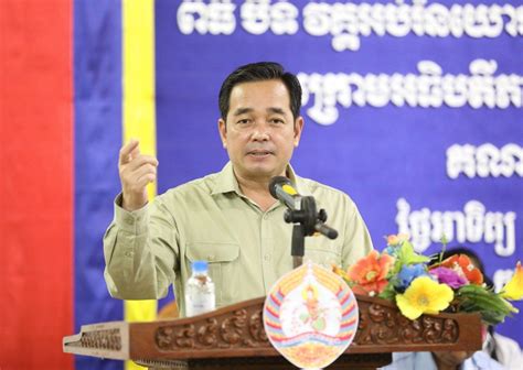 ឯកឧត្តម អ៊ុន ចាន់ដា សមាជិកគណៈកម្មាធិការកណ្តាល ប្រធានគណៈកម្មាធិការគណបក្សខេត្តកំពង់ចាម