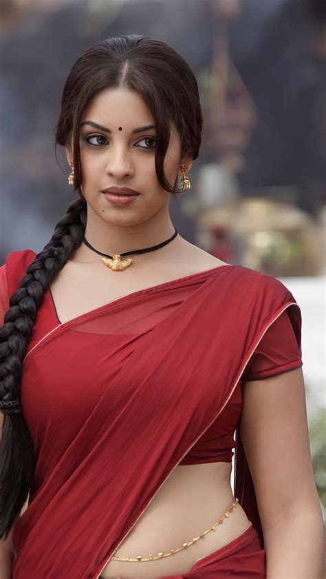 Richa Gangopadhyay Hot Saree