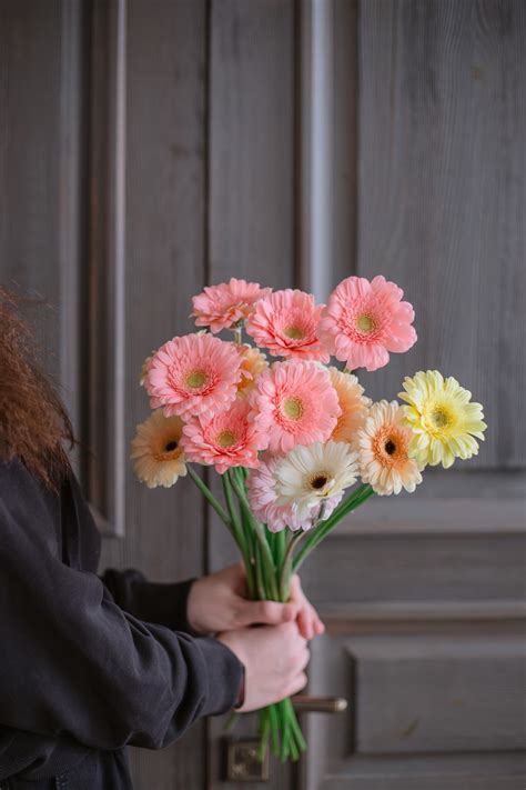 Купить Цветы поштучно с доставкой в Томске — магазин Флора