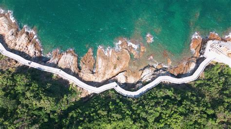 大梅沙视频模板 大梅沙海岸线海边栈道航拍素材 实拍视频免费下载 Mp4格式 3840像素 编号44080528 千图网