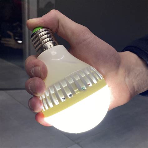 Светодиодная аварийная Led лампочка с аккумулятором 6500К Almina 5w Е27 Турция до 4 часов Id