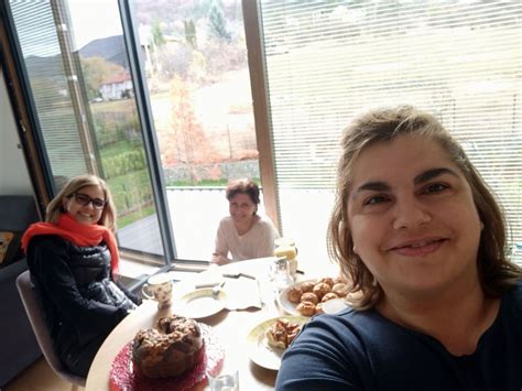 Празнувайки успеха заедно с бивши служители и към днешна дата най добри приятели