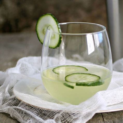 Gin And Cucumber Smash Recipe Mixed Drinks Recipes Yummy Drinks Fun Drinks