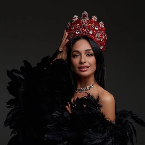 Anna Otisko Annaotisko • Threads Say More