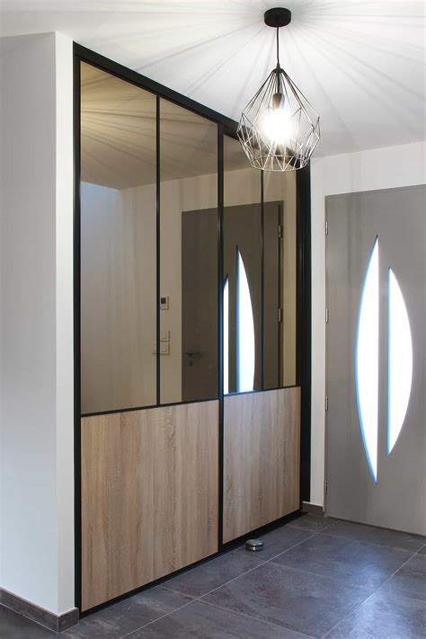 Dressing Et Placard Dentrée Design Dans Un Style Atelier Moderne Lassociation Bois Brut Et