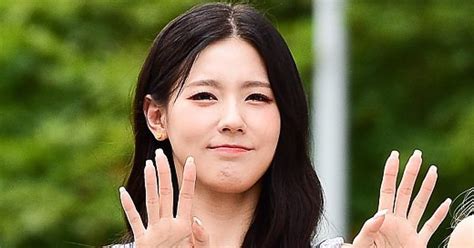 포토 여자아이들 미연 귀엽게 입술~꾸욱