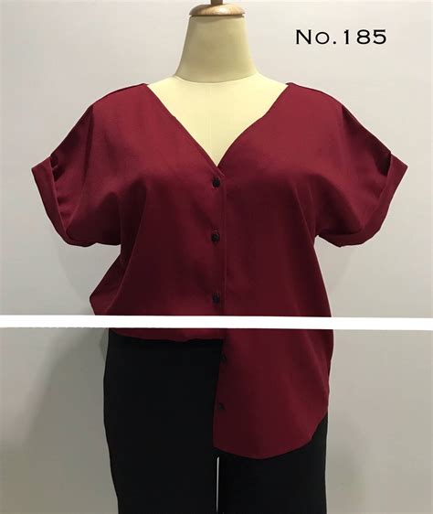 🎀new มีสินค้าพร้อมส่ง 🎋เสื้อคอวีหน้าวีหลัง ด้านหลังเย็บด้วยสายไขว้ ผ่ากระดุมหน้า แขนสั้นเย็บพับ