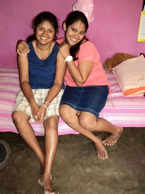 ශ්‍රී ලංකාවේ වැඩිම දෙනෙක සෙx කරන්න ගිහින් නිරුවත් වෙන අක්කලා
