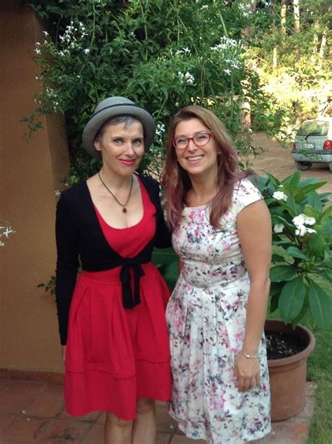 Една русенка на концерт на Шарл Азнавур Срещнахме се не с една а с две звезди Утро