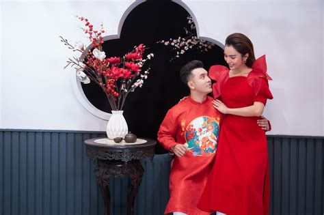 Gia đình Ca Sĩ Ưng Hoàng Phúc đón Tết Nhan Sắc Bà Mẹ 3 Con Gây Ngỡ Ngàng