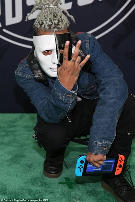 Xxxtentacion Shot Dead In Florida In Possible Robbery Daily Mail Online