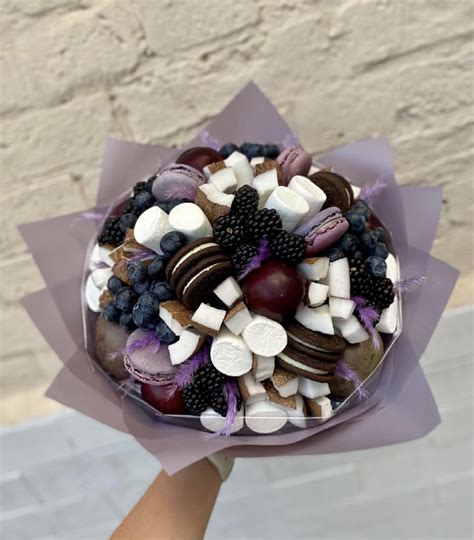 Купить сладкий букет "Салют" по доступной цене с доставкой в Москве и ...