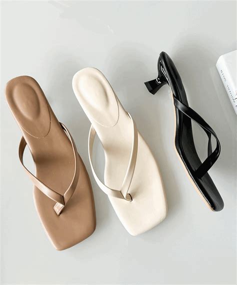 ️당일발송주문폭주 ️스퀘어 브렐리 슬리퍼 여름 기본 샌들 여성쪼리힐 미들힐4cm3color 에이블리