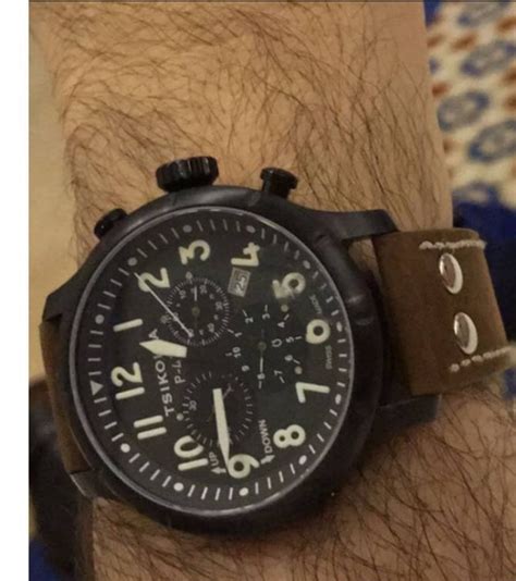 სააკაშვილი დაბადების დღეზე მაჩუქეს ზვიად ციკოლიას შექმნილი საათი