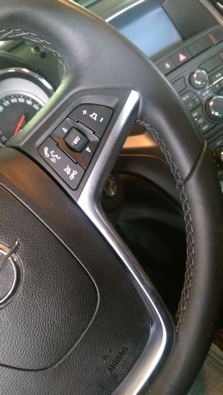 איך להסיר את הכתמים האלה מגלגל ההגה ככל הנראה קרם ידיים אסתטיקה