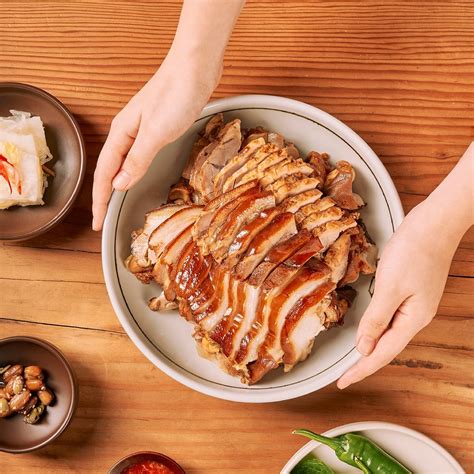 인아웃프로젝트 20년 전통 고기 맛을 이어 오다 삼대가 리브랜딩 및 제품 사진 촬영을 Facebook