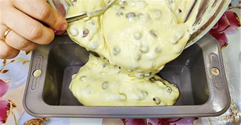 Смакота до чаю за 5 хвилин час на випічку Пухкий кекс на кефірі без міксера Смачні рецепти