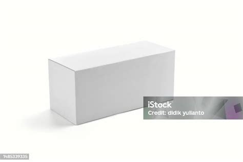 빛 회색 배경에 사실적인 평면 광장 골판지 패키지 상자 모형 3d 렌더링 디자인에 적합한 모형 템플릿을 사용할 수 있습니다 0