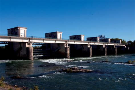 Vue Barrage Cap Sur Le Rhone