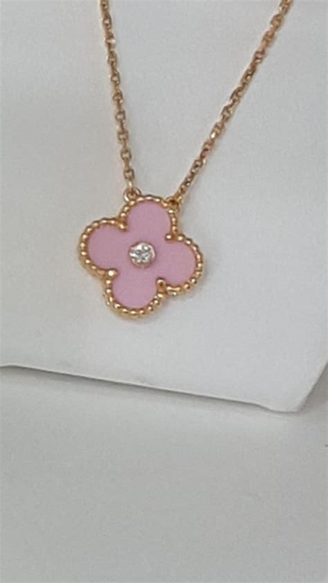 반클리프엔아펠 핑크네잎클로버 금엔다이아 목걸이 세일 헬로마켓