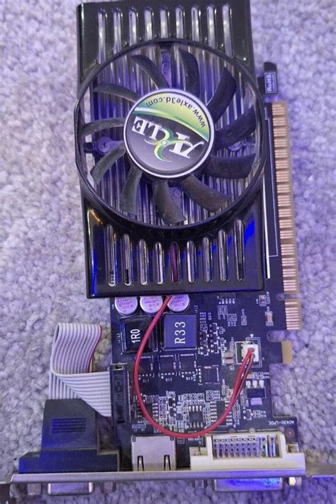 3 عدد کارت گرافیک 2 گیگ و مانیتور ال ای دی 19 اینچ