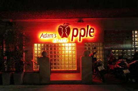 ဇင်းမယ်မြို့က မြန်မာအမျိုးသား လိင်လုပ်သားများ