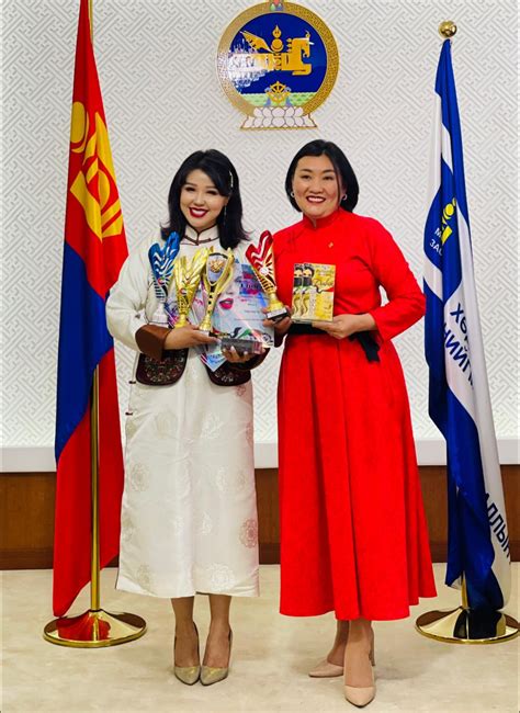 Монгол бүсгүй орон орны шилдгүүдтэй өрсөлдөж ТАВАН цомын эзэн болжээ