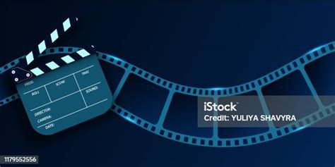 영화 스트립 웨이브와 클래퍼 보드와 영화 전단지 또는 포스터 파란색 배경에 격리 된 3dd 영화 아트 공백 설계용 템플릿입니다 영화 산업의 시네마토그래피 개념 벡터