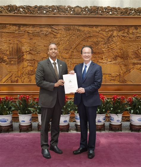 外交部礼宾司司长洪磊分别接受阿联酋尼加拉瓜新任驻华大使递交国书副本 大国外交 澎湃新闻 The Paper