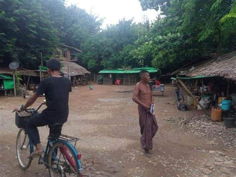 စားဝတ်နေရေးအကျပ်အတည်းကြောင့် ရခိုင်ရှိ စစ်ဘေးရှောင်များ မိုချာဆိုင်ကလုန