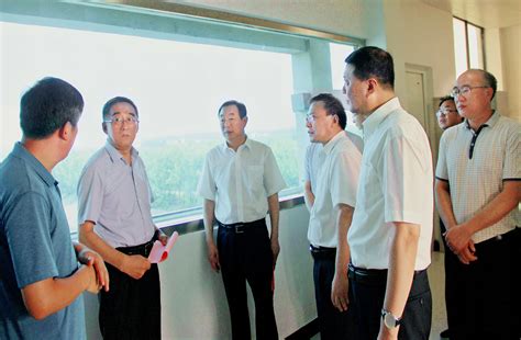 副省长汲斌昌 市委副书记、市长石爱作到 台儿庄节制闸检查防汛工作