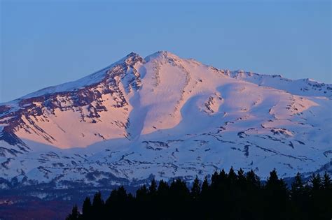 夕焼けの鳥海山 GANREF