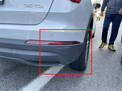 안양 호계동 자동차 외형복원 차 긁힘 스크래치로 무광 플라스틱 범퍼복원을 위해 입고된 아우디 Q3수원차량복원의왕자동차수리군포수입차수리산본흠집제거과천차량수리광명차량